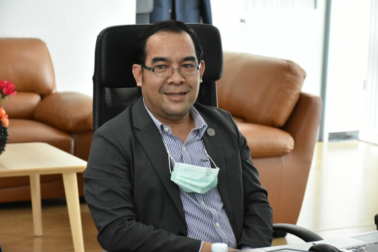 ผู้แทนคณะทำงานประสานงานด้านการพัฒนาบุคลากรในเขตพัฒนาพิเศษภาคตะวันออก ...